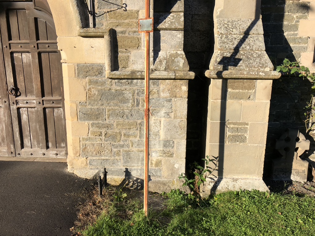 KNIGHTON . POWYS . ST EDWARD – Scratch Dial (?) – GAUDIUM SUB SOLE ...