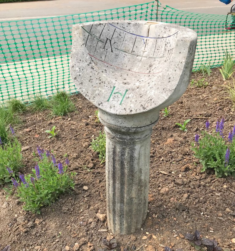 Roman Sundial – GAUDIUM SUB SOLE . SUNDIALS . MEDIEVAL TO MODERN