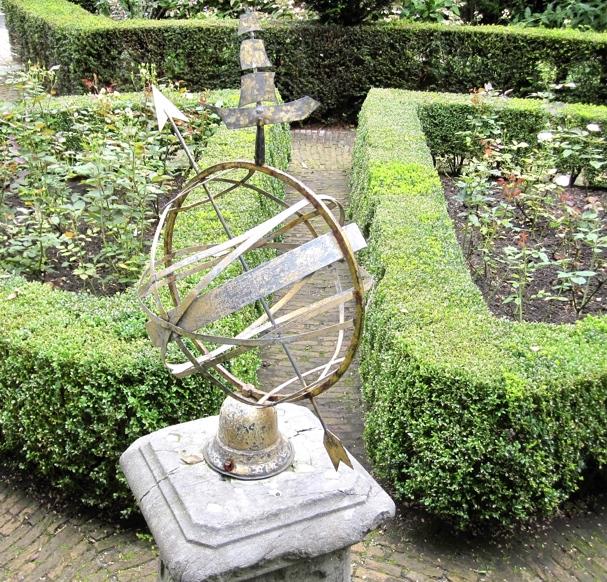 Sundial Amsterdam – GAUDIUM SUB SOLE . SUNDIALS . MEDIEVAL TO MODERN