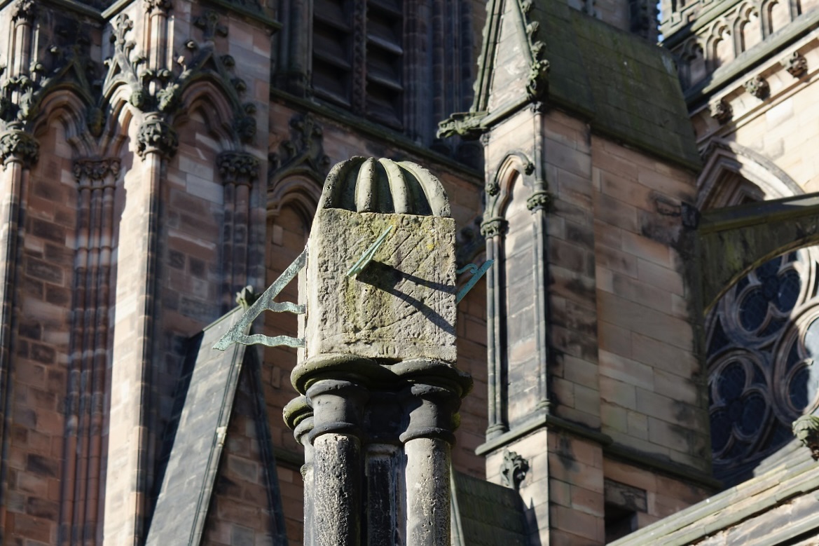 LICHFIELD CATHEDRAL . STAFFS – C17 / C18 Cube Dial on a Column ...