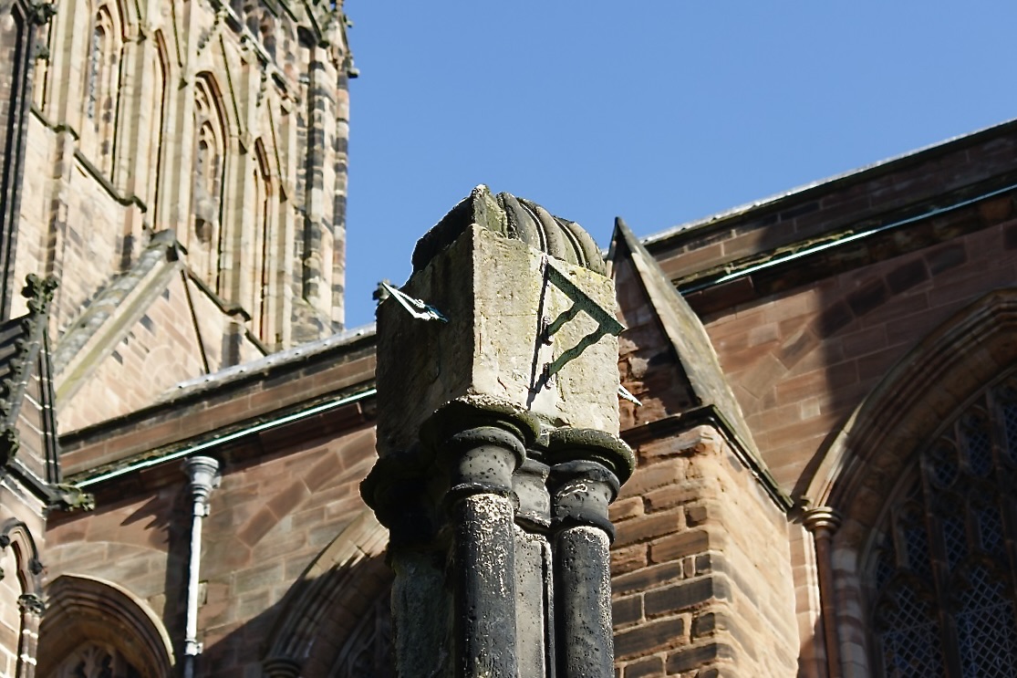 LICHFIELD CATHEDRAL . STAFFS – C17 / C18 Cube Dial on a Column ...