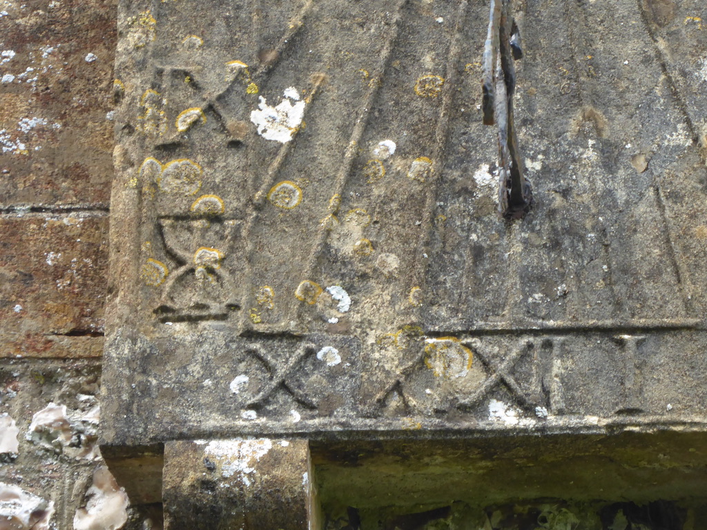 HILTON . DORSET . ALL SAINTS – Vertical Dial (1690); Date Stones (1569 ...