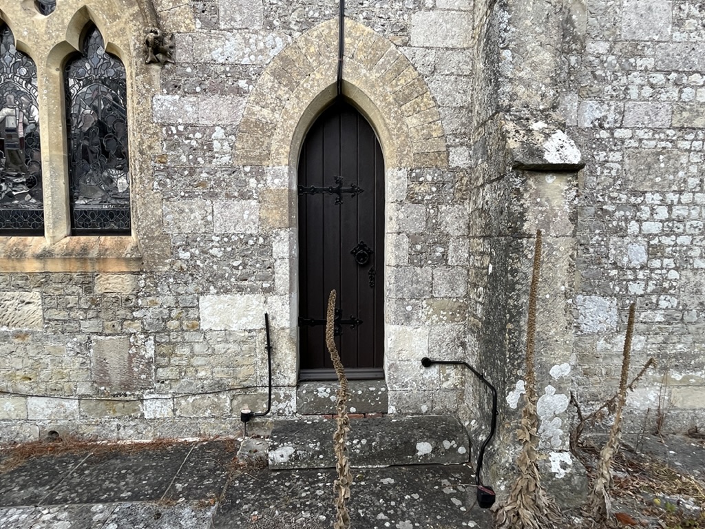 CODFORD . WILTS . ST PETER – Scratch Dial – GAUDIUM SUB SOLE . SUNDIALS ...