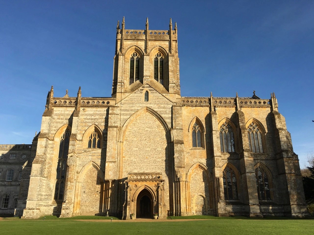 MILTON ABBAS . DORSET – Two Scratch Dials – GAUDIUM SUB SOLE . SUNDIALS ...