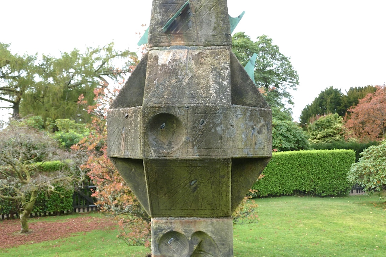 Scottish Sundials – GAUDIUM SUB SOLE . SUNDIALS . MEDIEVAL TO MODERN