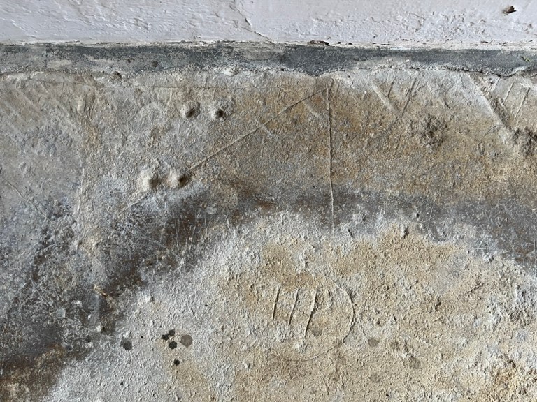 APOTROPAIC / RITUAL PROTECTION MARKS – GAUDIUM SUB SOLE: Scratch Dials ...