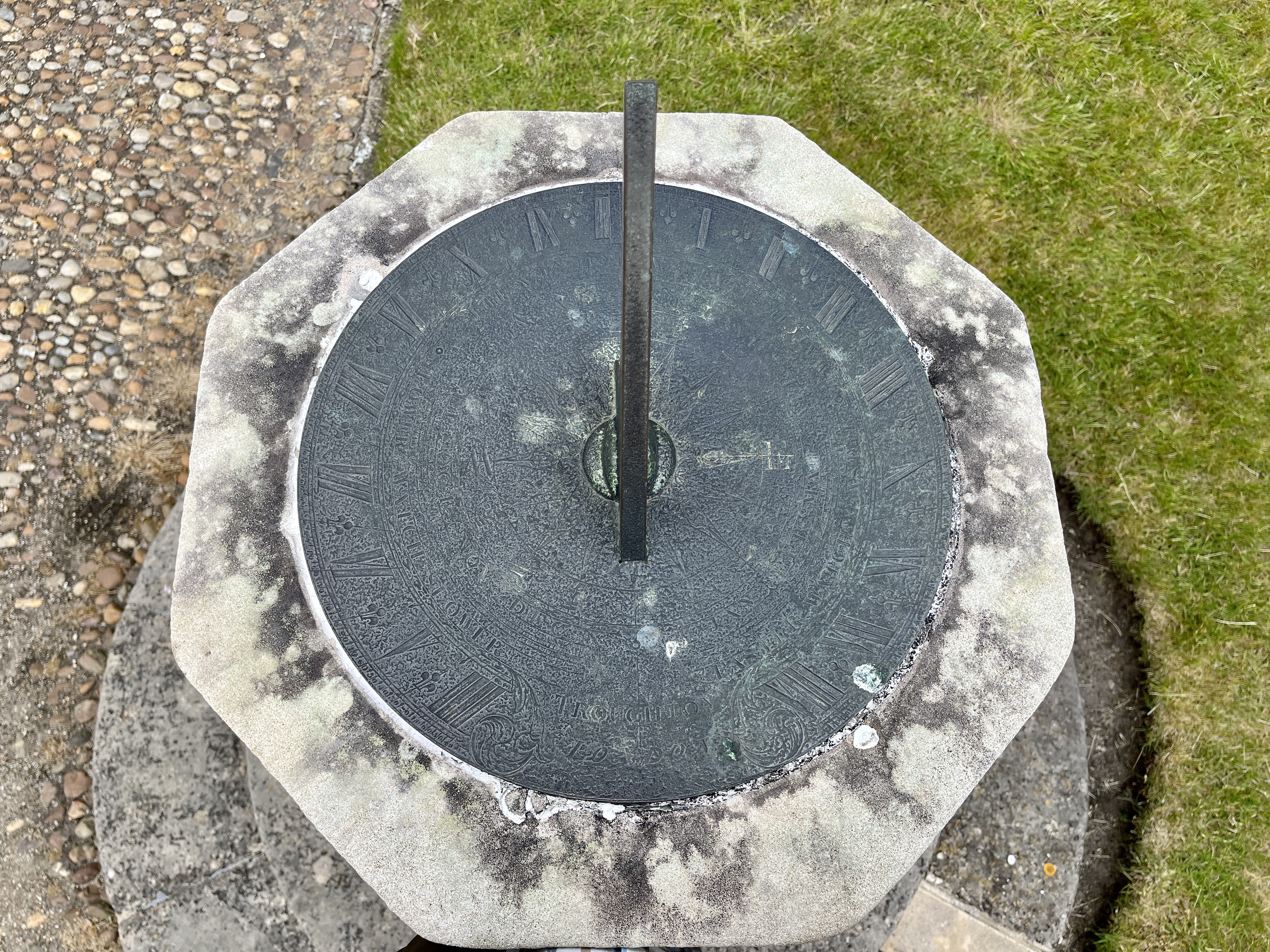 TRINITY COLLEGE CAMBRIDGE . HORIZONTAL SUNDIAL – GAUDIUM SUB SOLE ...