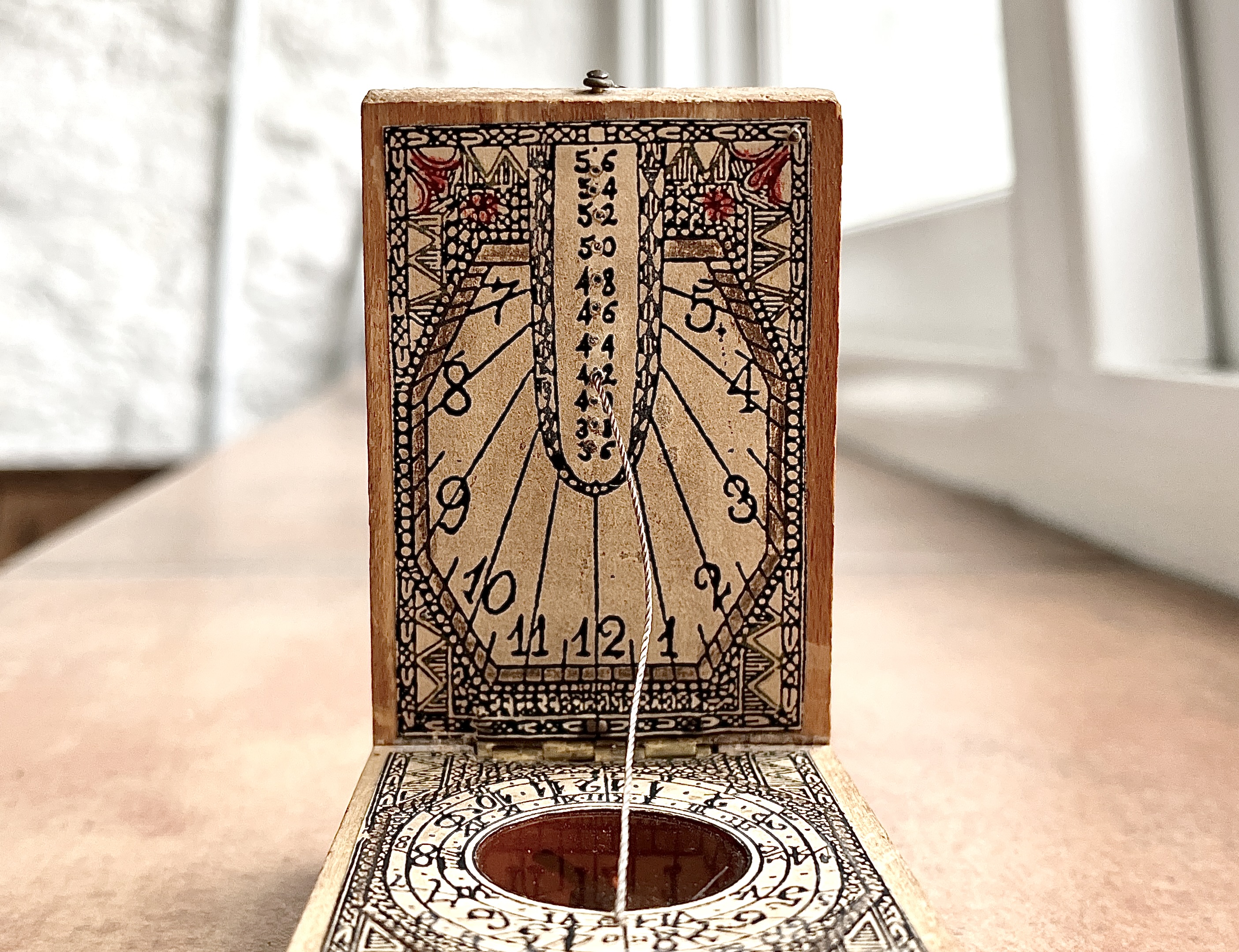 DIPTYCH DIAL – GAUDIUM SUB SOLE: Scratch Dials & Sundials Medieval to ...