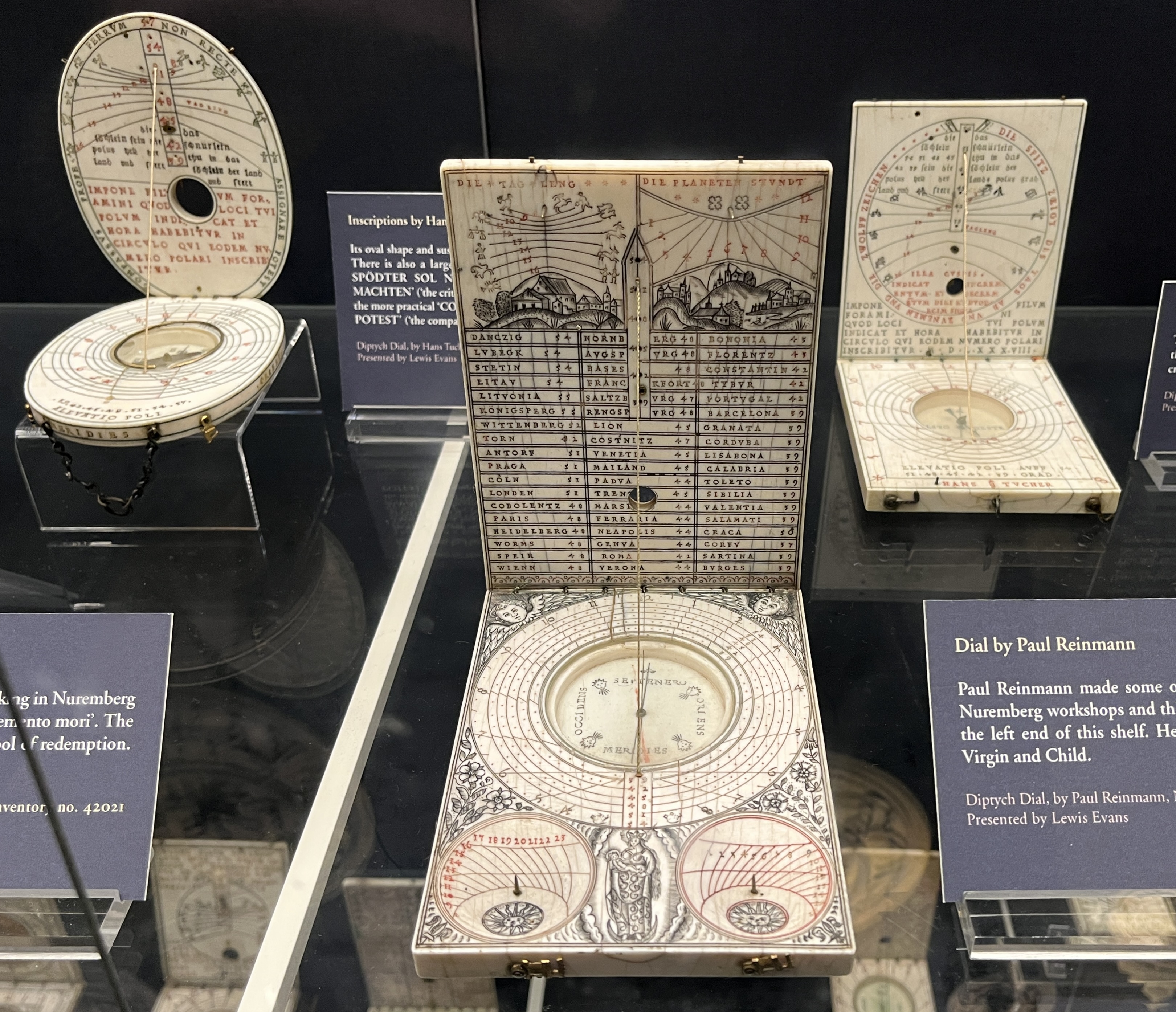 DIPTYCH DIAL – GAUDIUM SUB SOLE: Scratch Dials & Sundials Medieval to ...