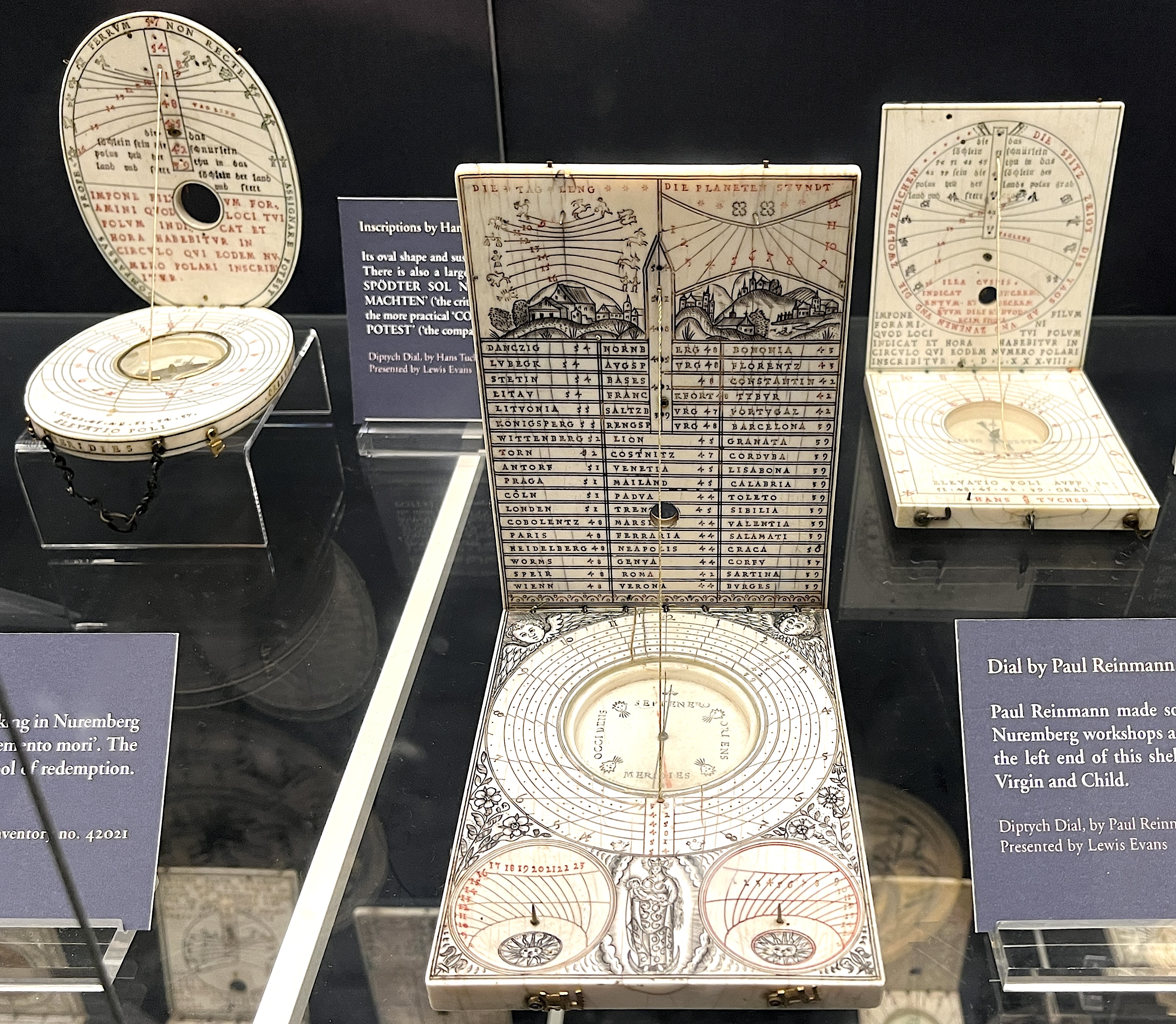 DIPTYCH DIALS – GAUDIUM SUB SOLE . SUNDIALS . MEDIEVAL TO MODERN