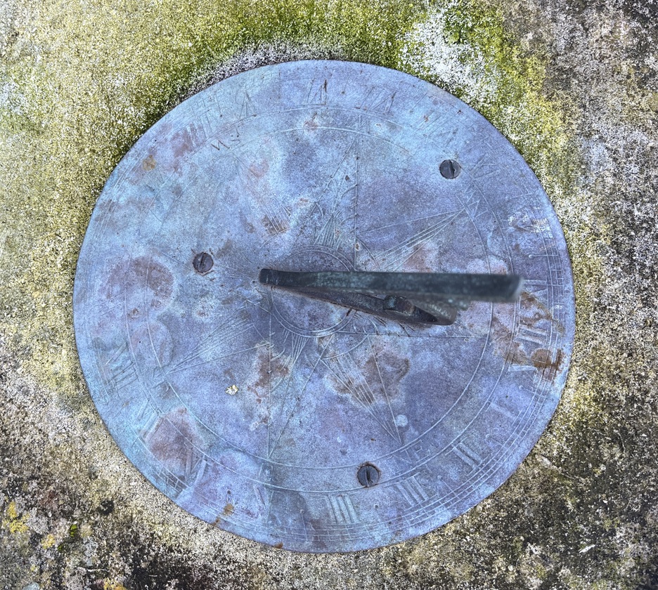 TIMSBURY . HANTS . ST ANDREW – Horizontal Pedestal Sundial – GAUDIUM ...