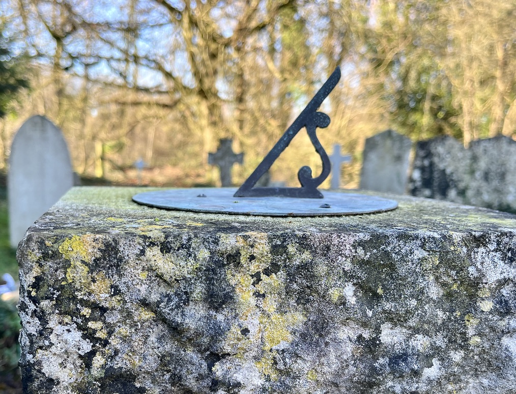 TIMSBURY . HANTS . ST ANDREW – Horizontal Pedestal Sundial – GAUDIUM ...