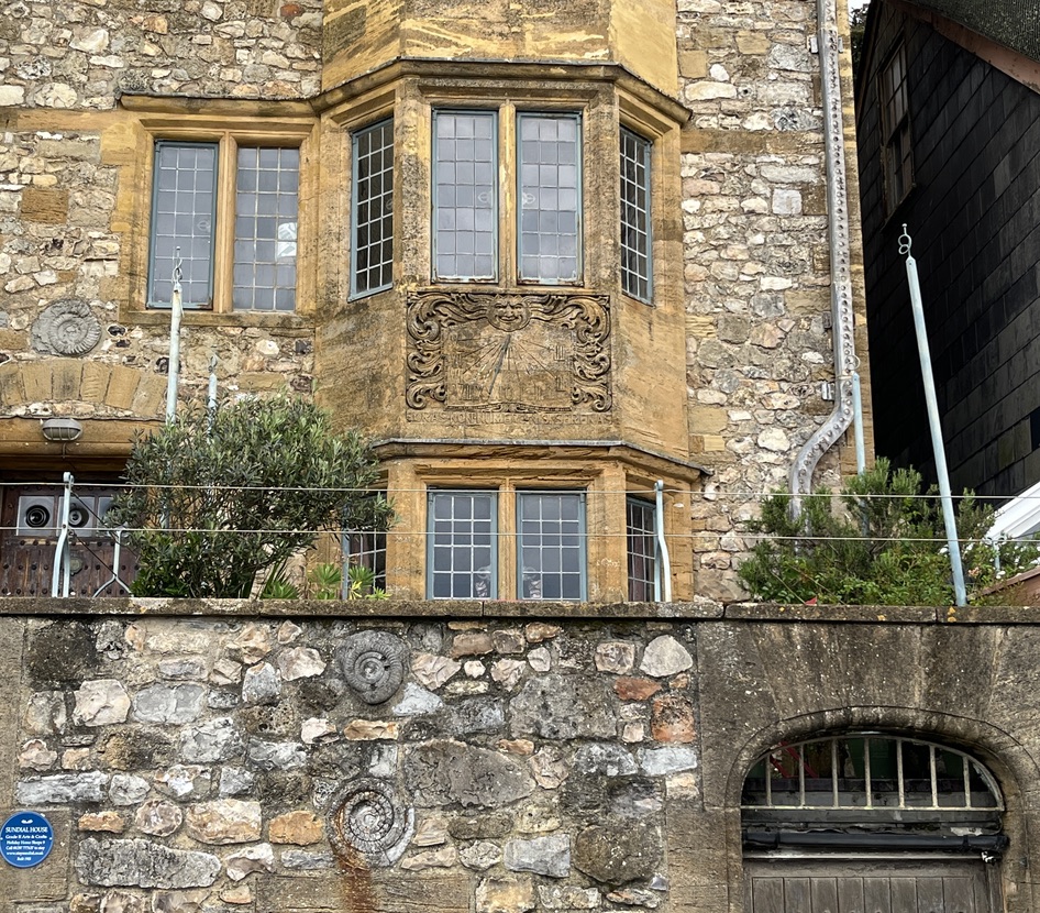 LYME REGIS . SUNDIAL HOUSE . MARINE PARADE – Ornate Vertical Dial (1903 ...