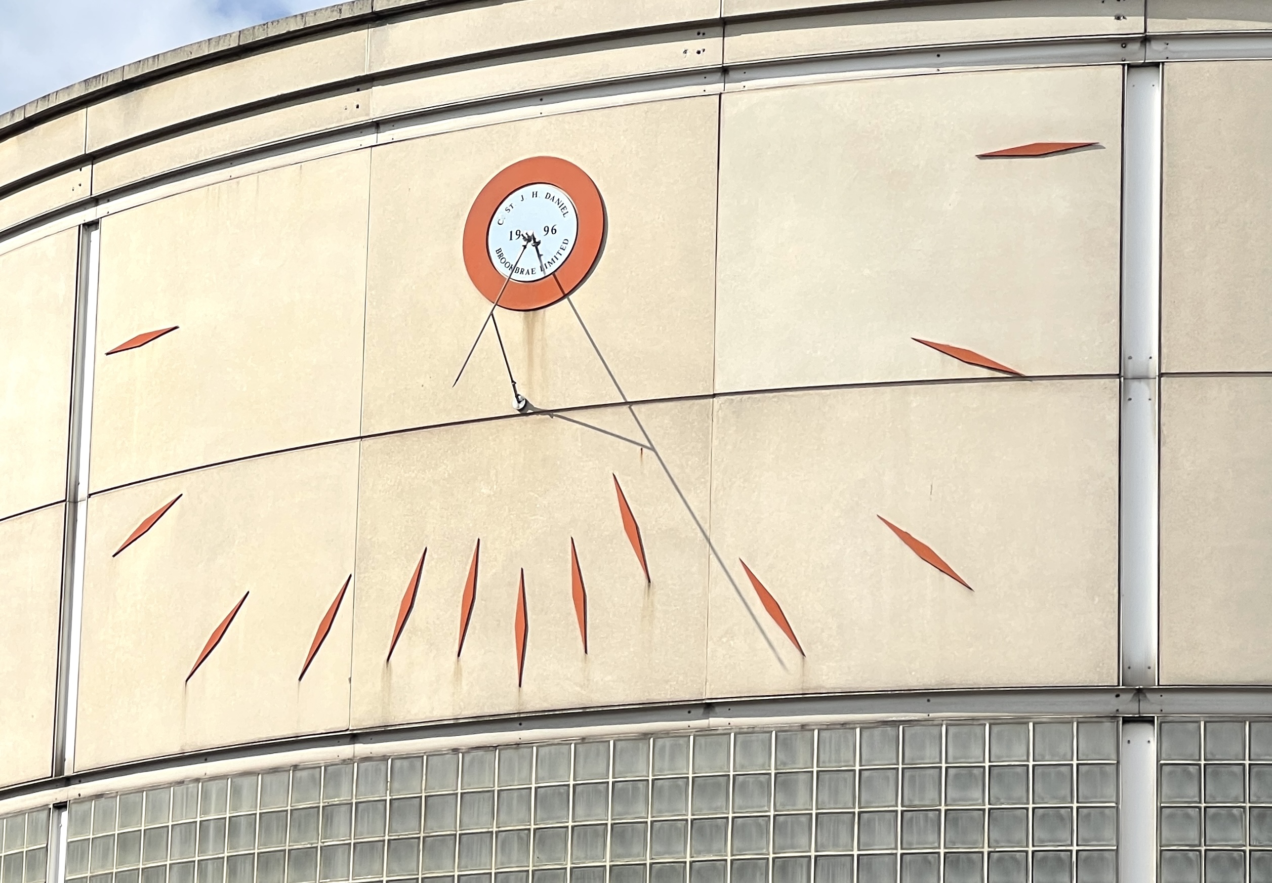 Modern Sundial Design – GAUDIUM SUB SOLE . SUNDIALS . MEDIEVAL TO MODERN